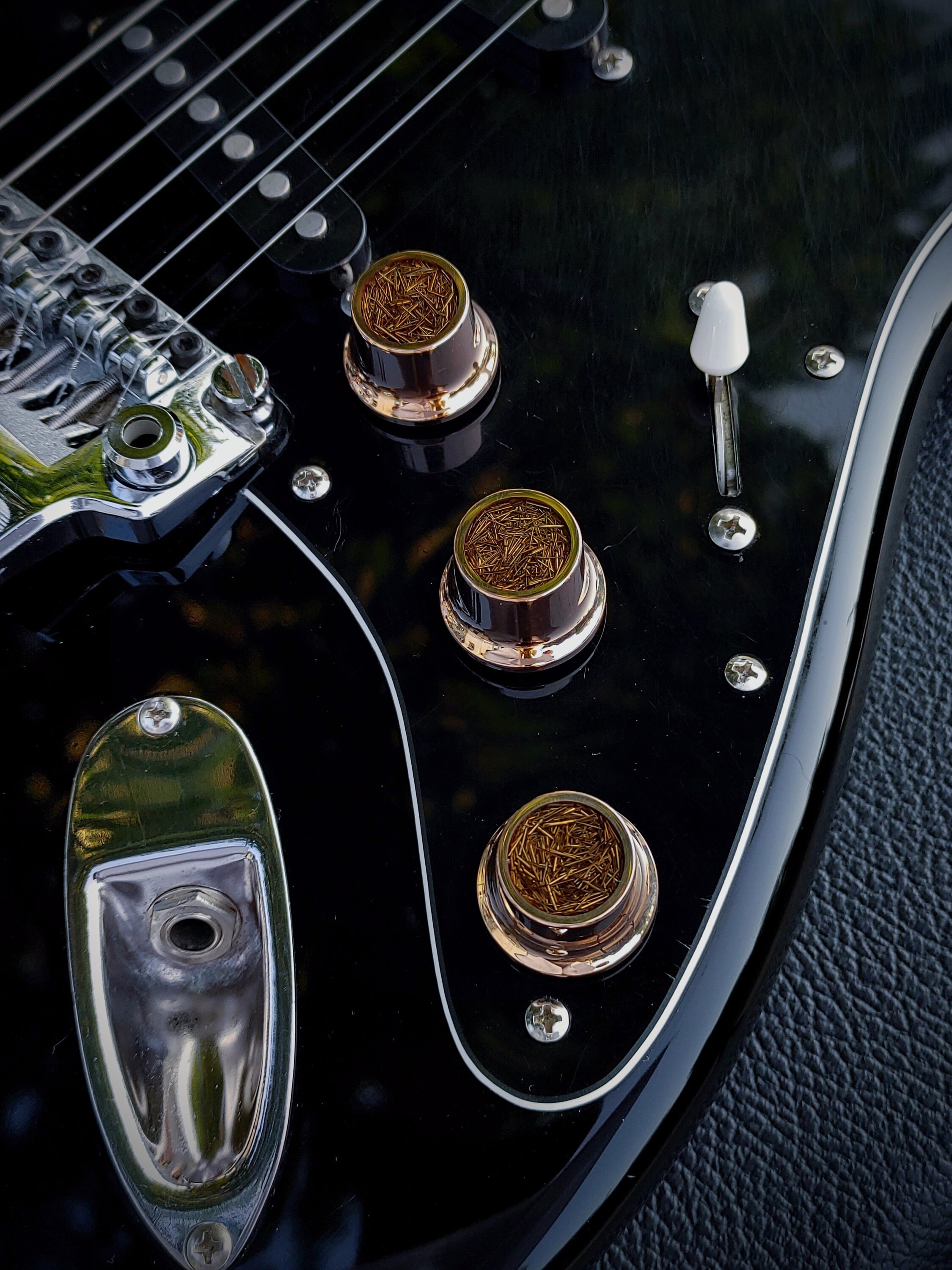 Custom Guitar Knob Set, Handmade, Bronze, With Aged Bronze Shaving Inlay, Set for Strat Style ...