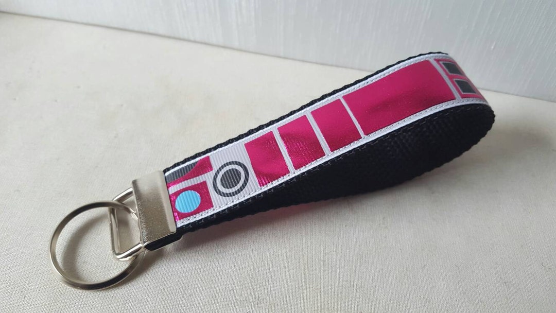 Pink R2d2 Star Wars Key Fob, Girly R2D2, the Force Awakens, Keychain ...