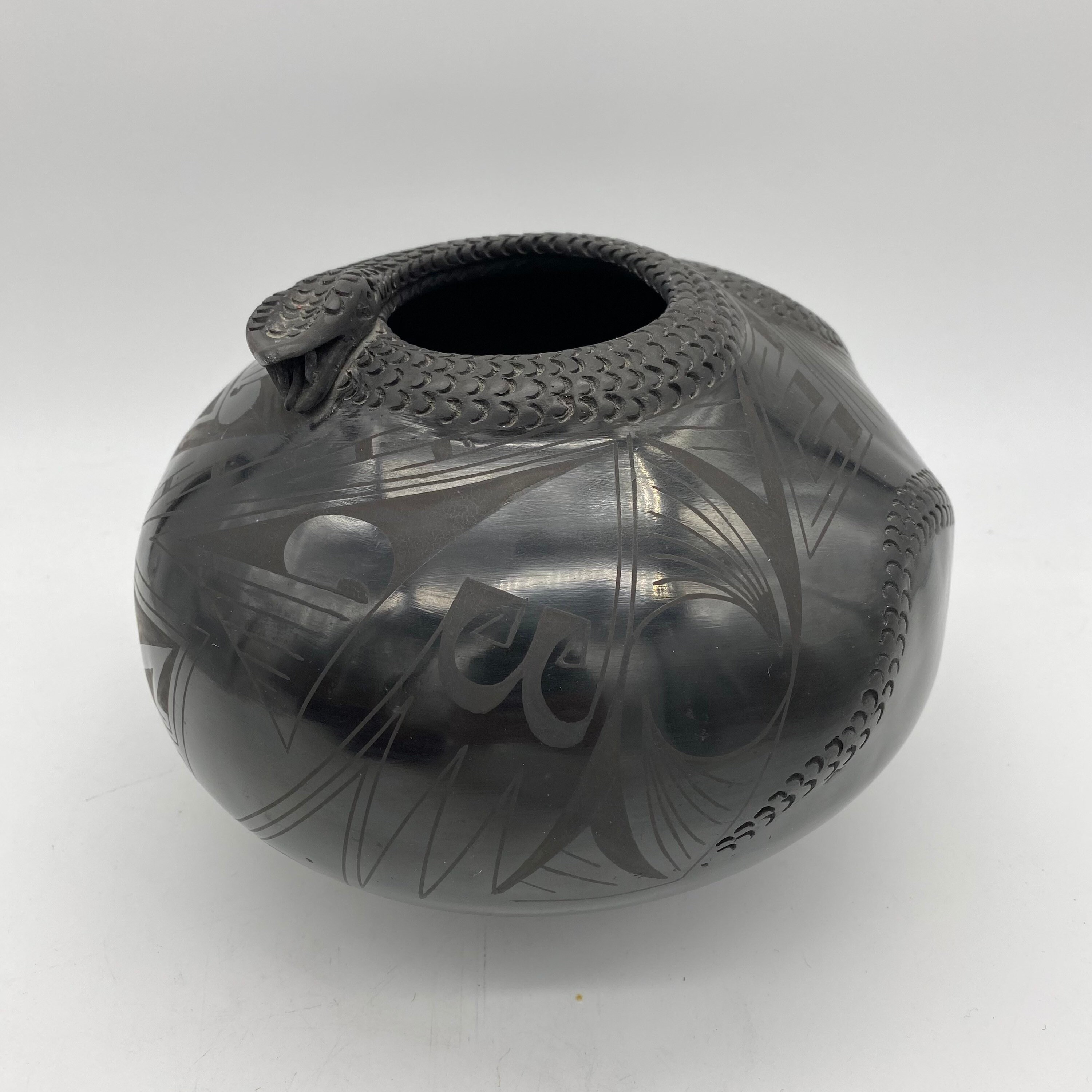 Vintage Large Native American Hand Made Vase Pottery by Yolanda Quezada ...