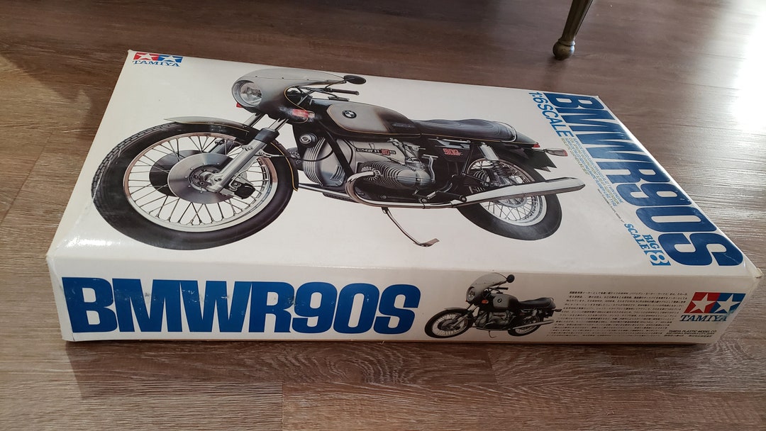 New Tamiya BMW R90s Motorcycle Model Kit, 1:6 Scale, Model BS 0608 ...