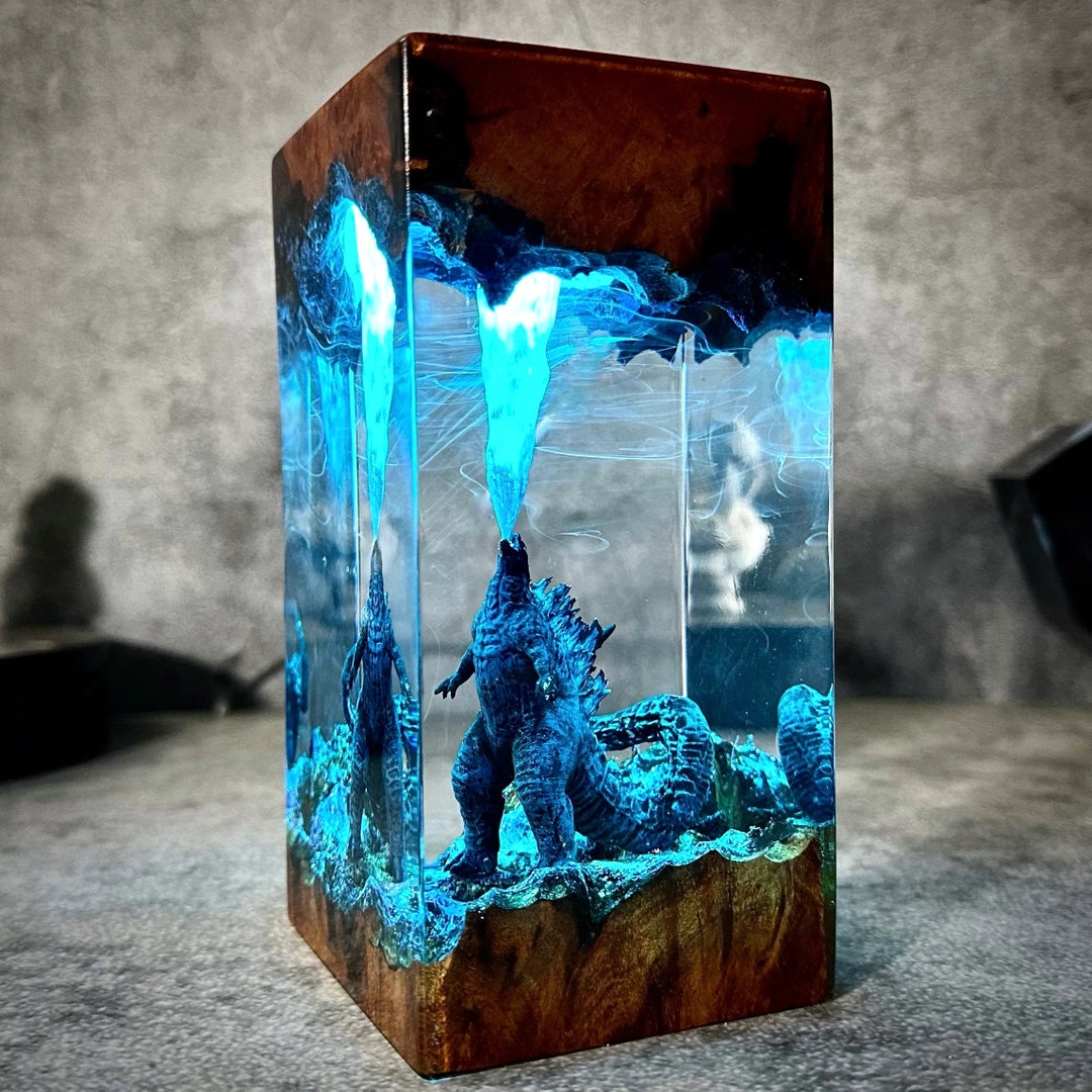 Godzilla Monster Resin Lamp, Diorama Resin Epoxy, Handmade Gifts ...