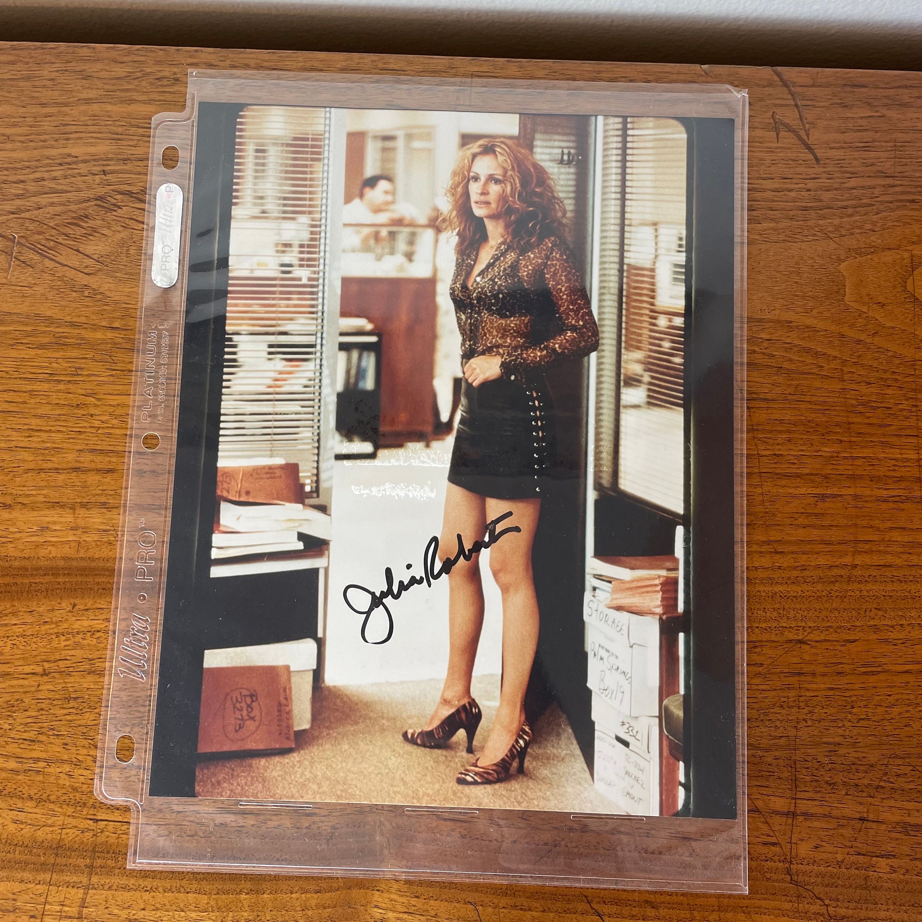 Vintage Julia Roberts as Erin Brockovich Autographed Signed Color ...