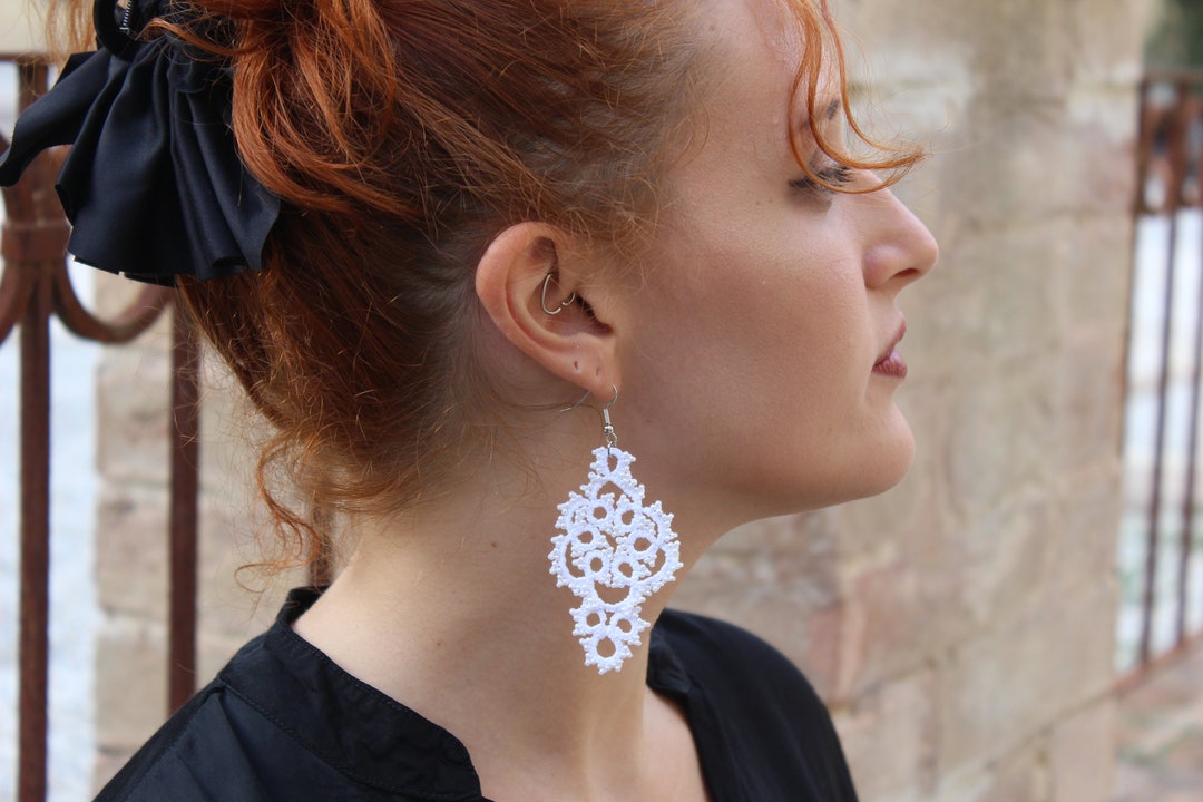 White Earrings With Pearls and Tatting Lace, White Lace Bridal Earrings ...