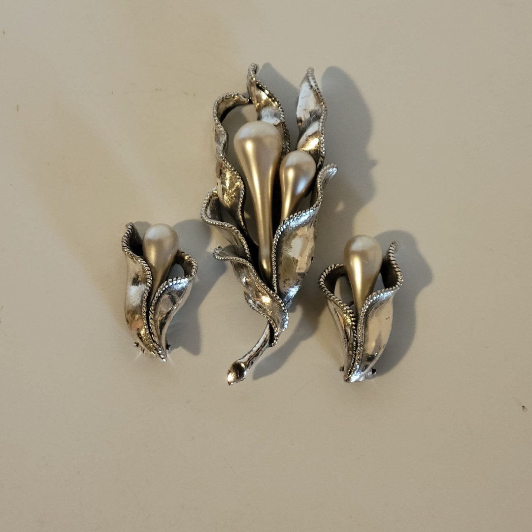 Vintage Tortolani Silver-tone Calla Lily Retro Brooch & Clip-on ...