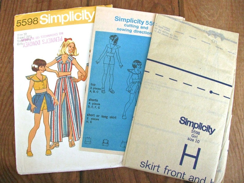 Vintage Girls Play Suit Sewing Pattern Shorts Overskirt 70s Simplicity ...