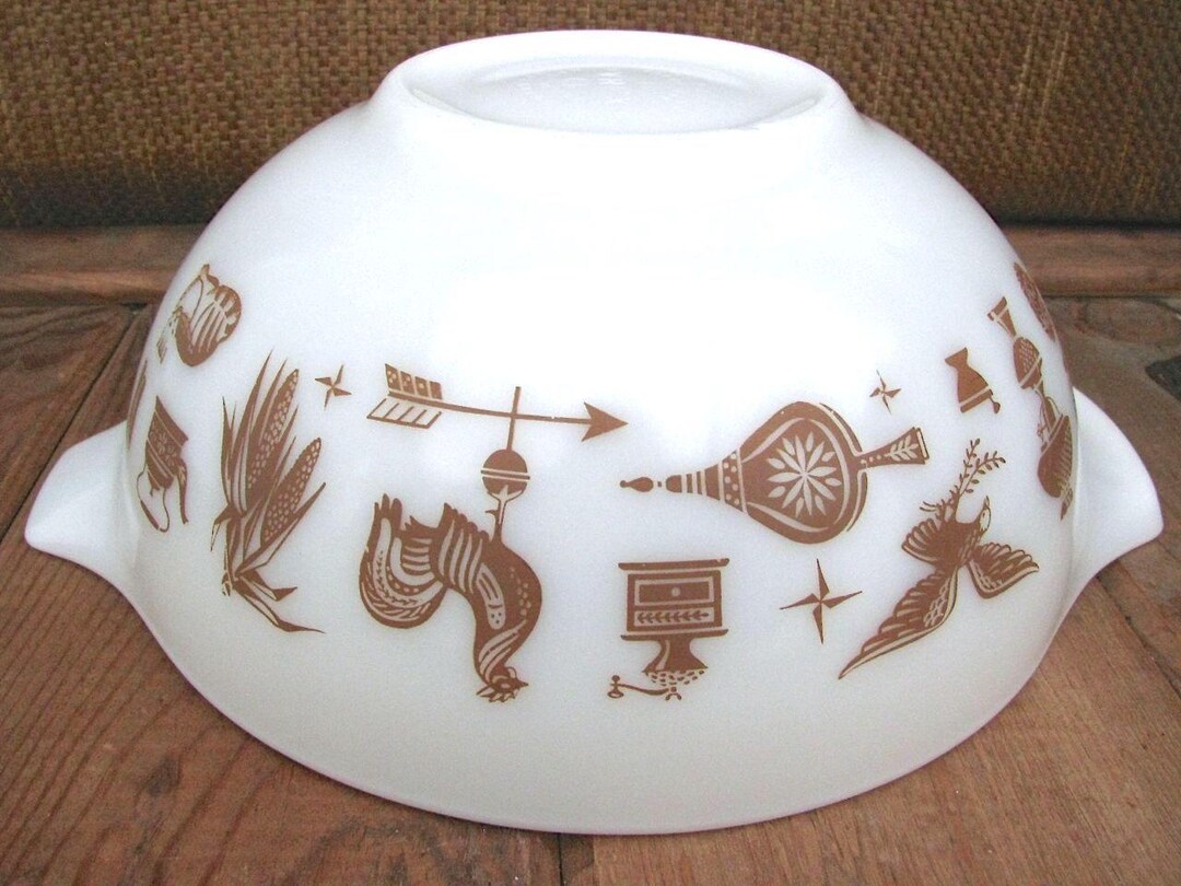 PYREX Americana Cinderella Mixing Bowl Early American Brown on White 2 ...