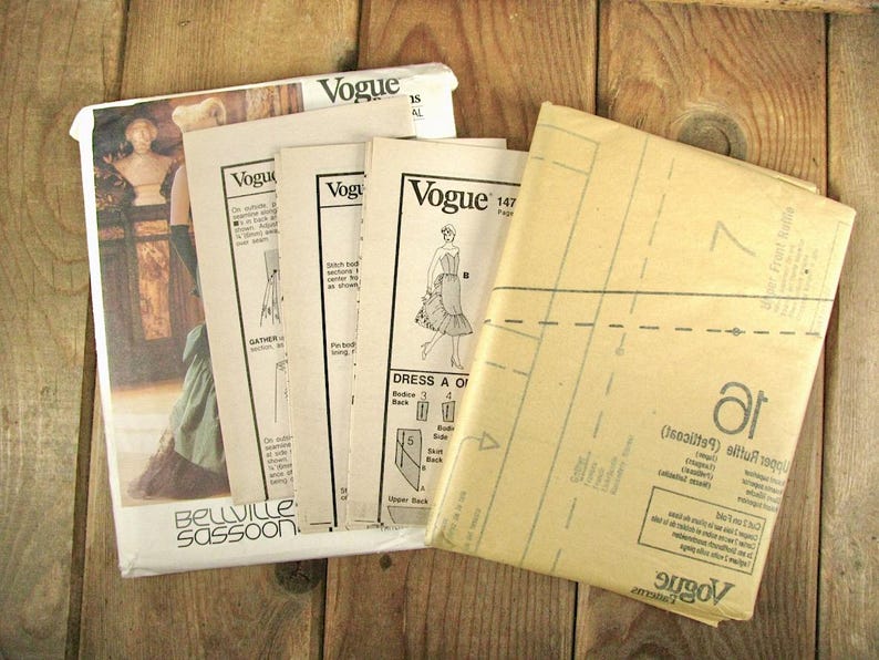Designer Evening Dress Sewing Pattern Bellville Sassoon Vogue 1471 Size ...