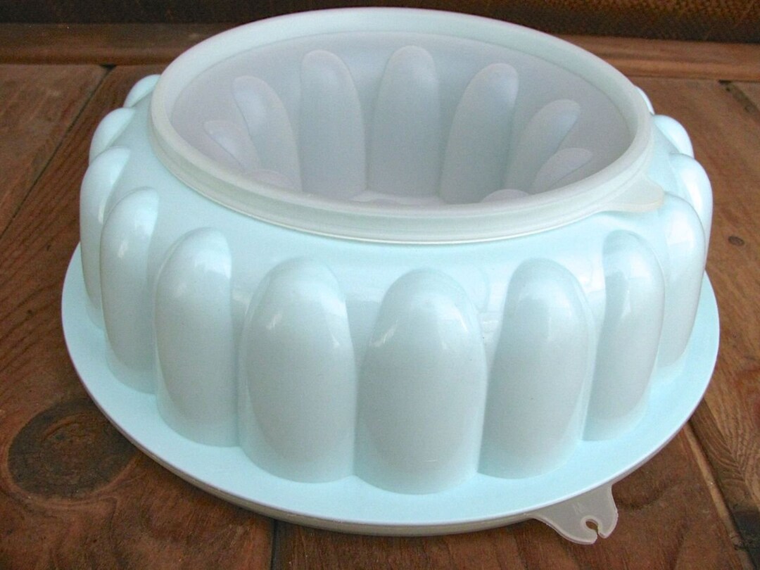 Vintage Tupperware Jello Mold Ring Aqua or Pale Turquoise Color #1202 ...