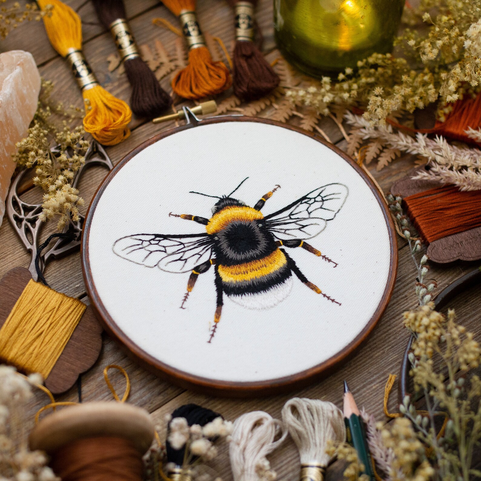 Bee: Hand Embroidery Kit. Thread Painting Tutorial. Beginners - Etsy