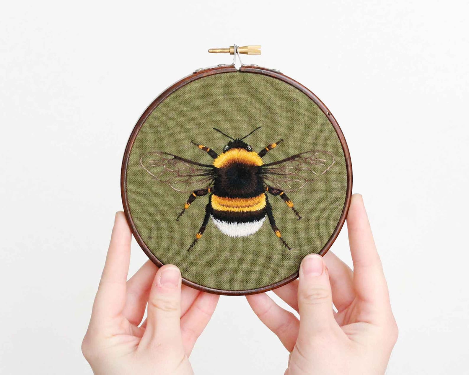 Bee: Hand Embroidery Pattern. Thread Painting Tutorial. PDF - Etsy