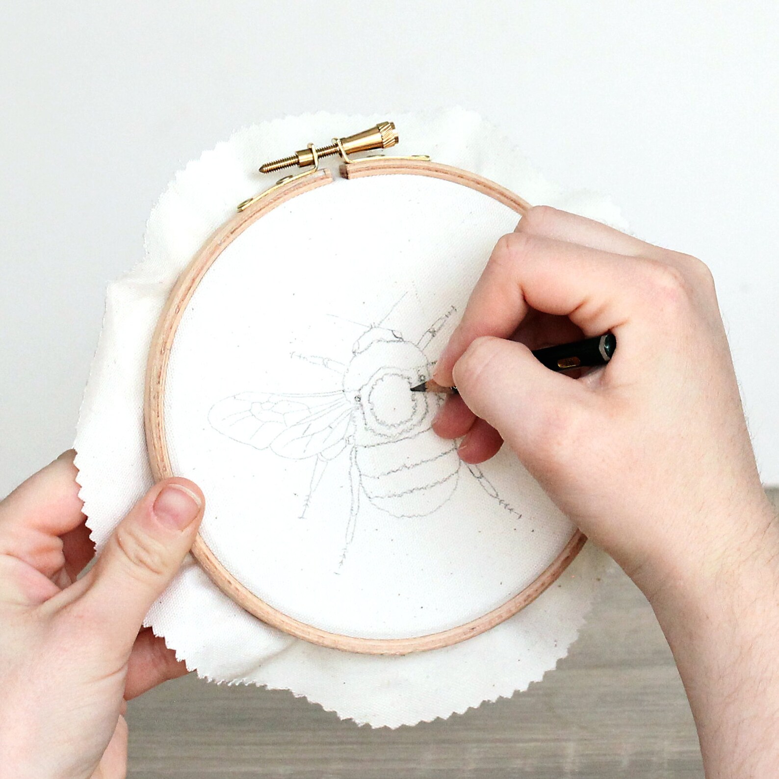 Bee: Hand Embroidery Pattern. Thread Painting Tutorial. PDF - Etsy