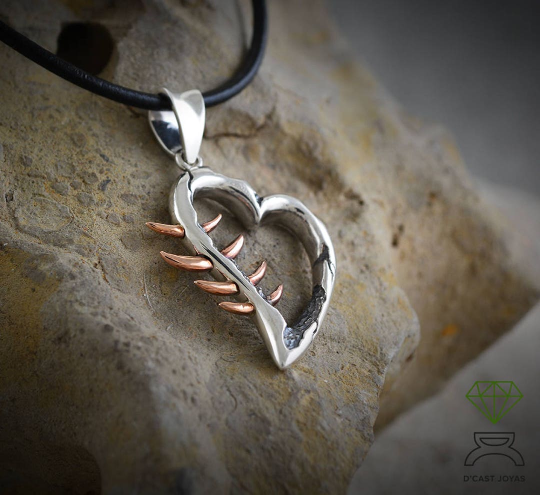 Silver Thorne Heart Pendant and Bronze Thorns - Etsy