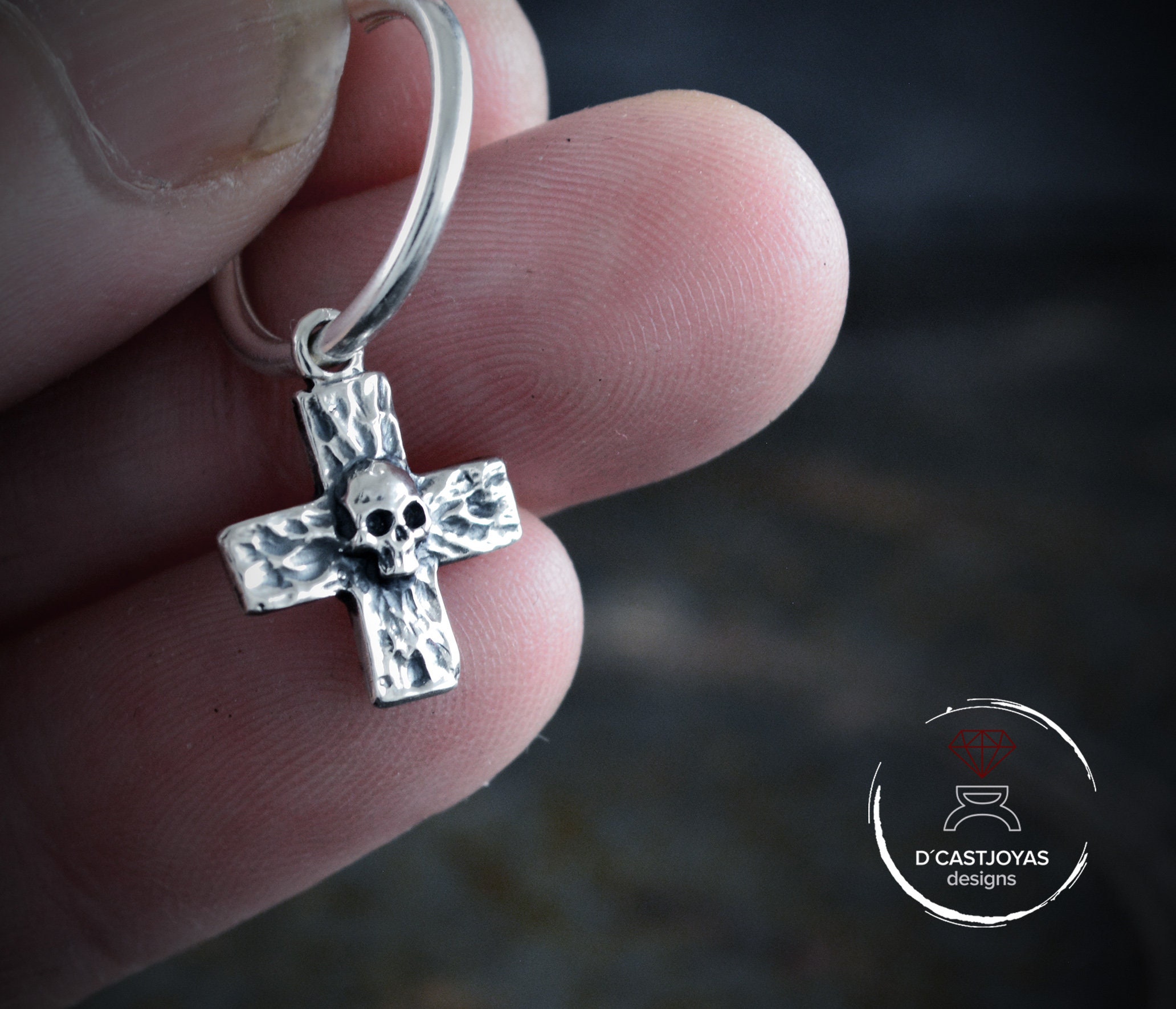Aro con cruz rústica y calavera de plata de ley y texturas | Etsy