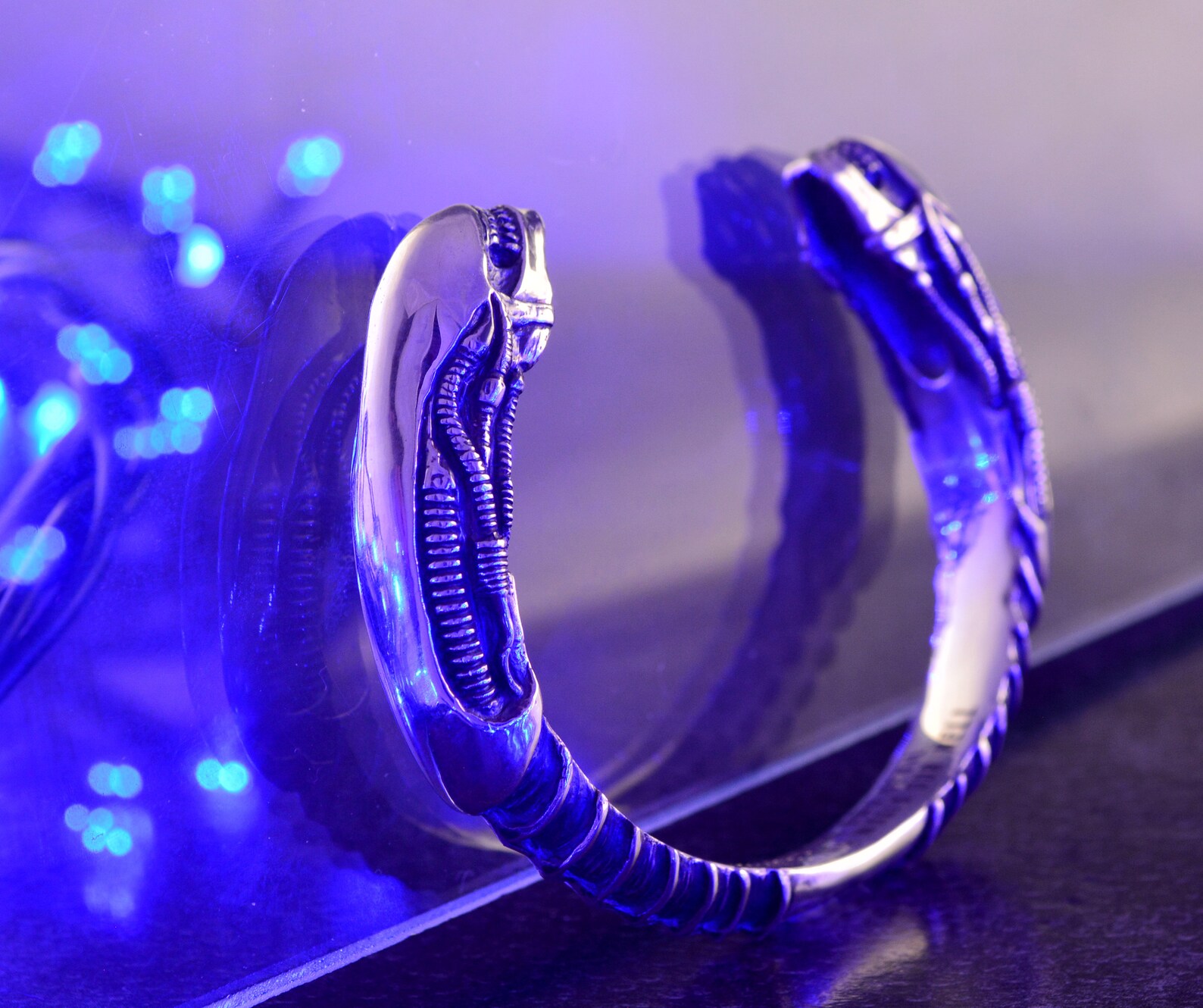 Xenomorph Bracelet Handmade in Solid Silver, Alien Jewelry - Etsy