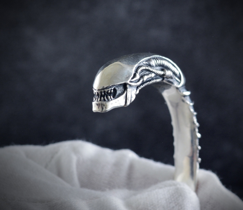 Xenomorph bracelet handmade in solid silver Alien jewelry | Etsy