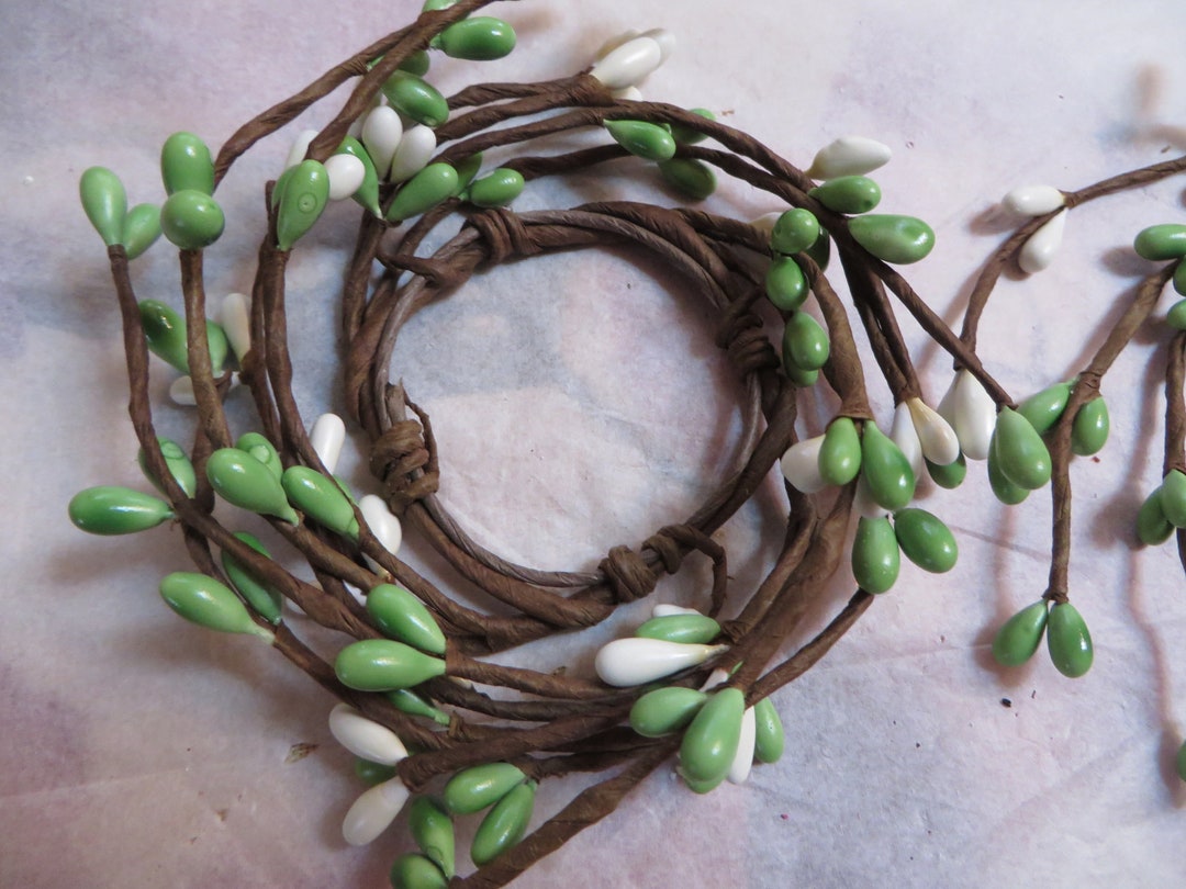 GREEN and WHITE Pip Berry Candle Rings Irish Spring Green or St ...