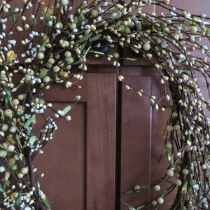SPRING PIP BERRY Wreath Yellow Green and White Berries With Parchment ...
