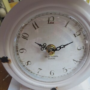 COUNTRY SCALE CLOCK Rustic Metal Clock With Pip Berries and Grubby ...