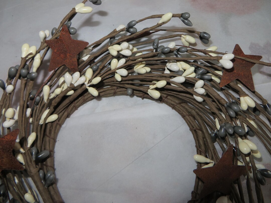 GRAY and CREAM Large Candle Ring With Rusty Stars Pip Berry Candle Ring ...