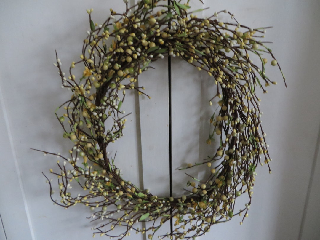 SPRING PIP BERRY Wreath Yellow Green and White Berries With Parchment ...