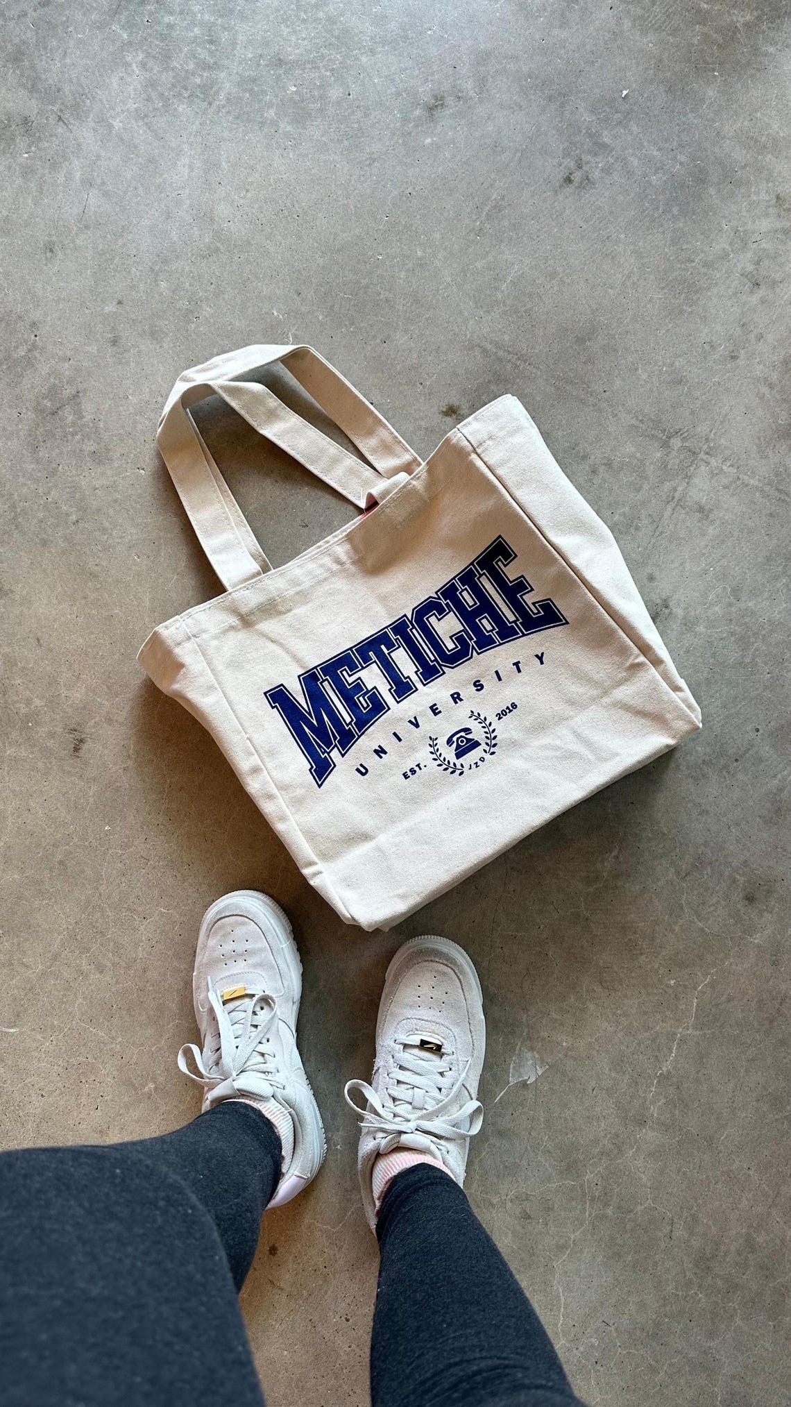 Metiche Tote - Metiche - Chismosa - Tote Bag - Metiche Tote Bag - Navy ...
