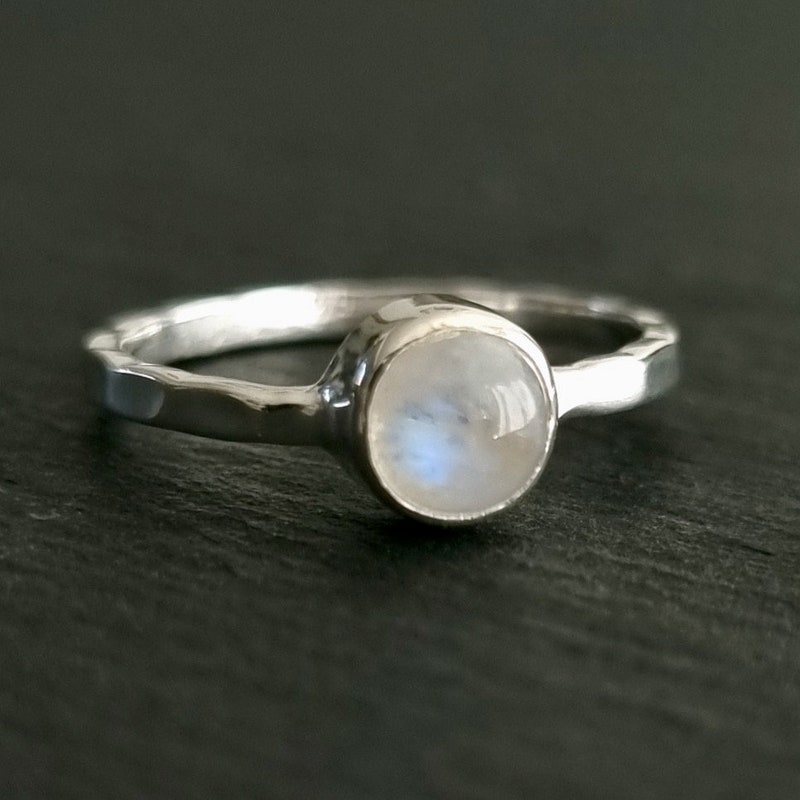 Round Stone Ring - Etsy