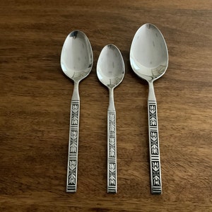 One Lifetime Cutlery Stainless Silverware / Flatware - Flower / Tulip ...