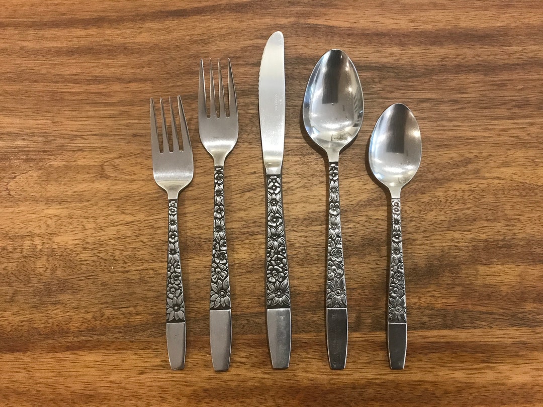 One Washington Forge Hanford Forge Stainless Steel Silverware ...