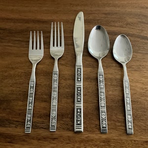 One Lifetime Cutlery Stainless Silverware / Flatware - Flower / Tulip ...
