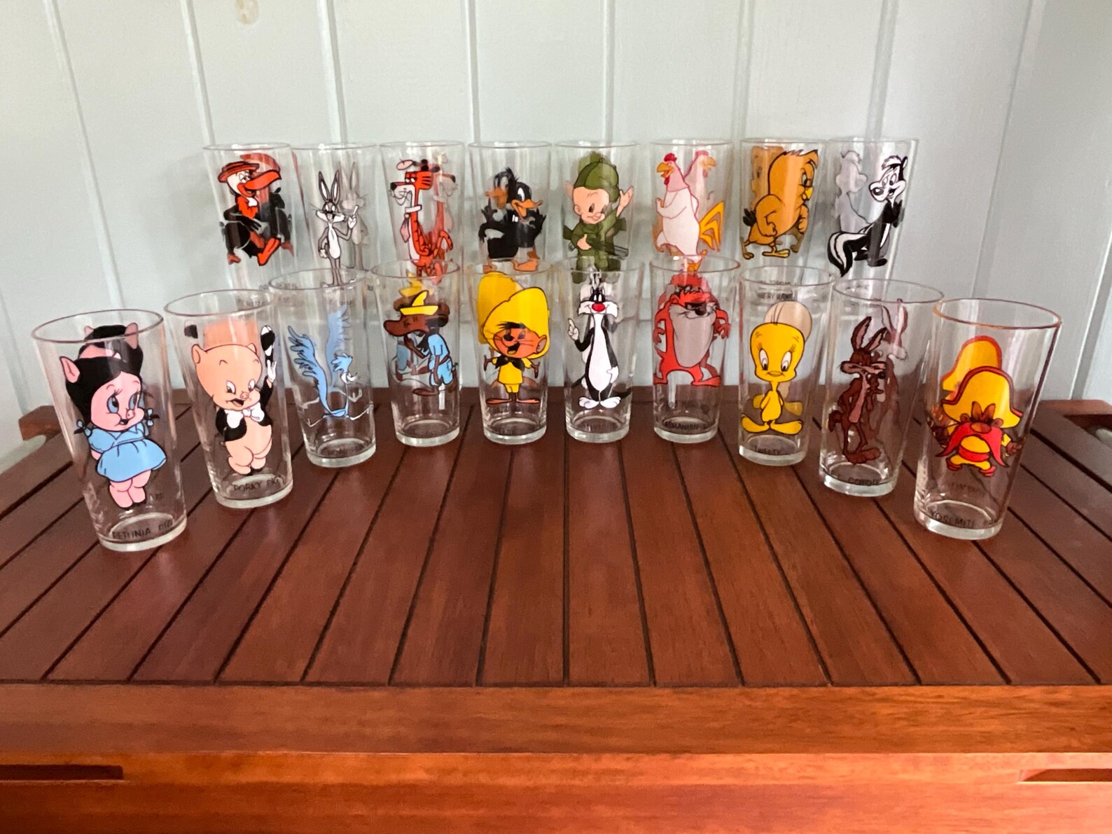 One 1973 Brockway Looney Tunes Warner Brothers Pepsi Collector Series ...