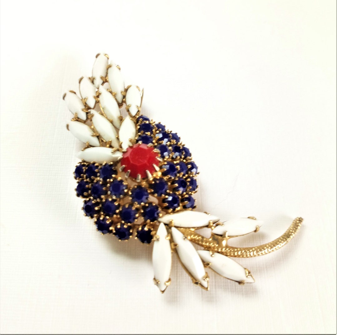 Vintage 1950's Brooch, Glass Gemstones, Flower Brooch, 1950's Milk ...