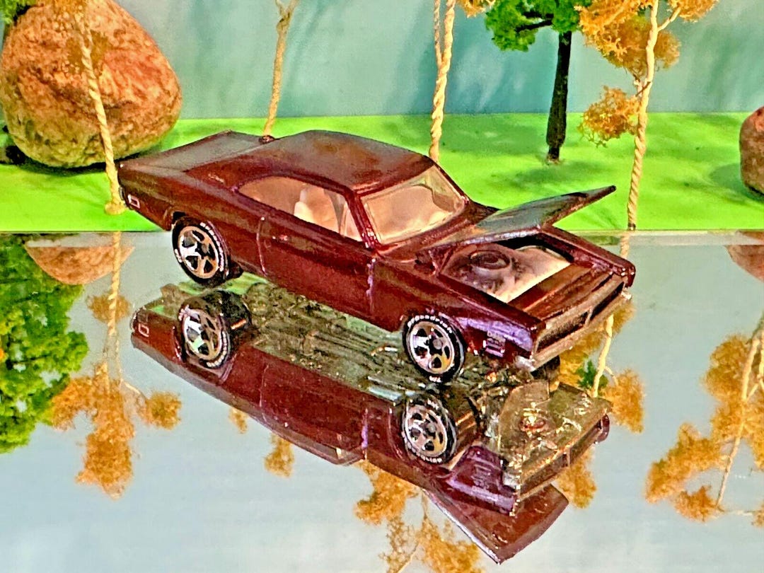 Hot Wheels Spectraflame 69 Dodge Charger Grape Deep Purple Working Hood ...