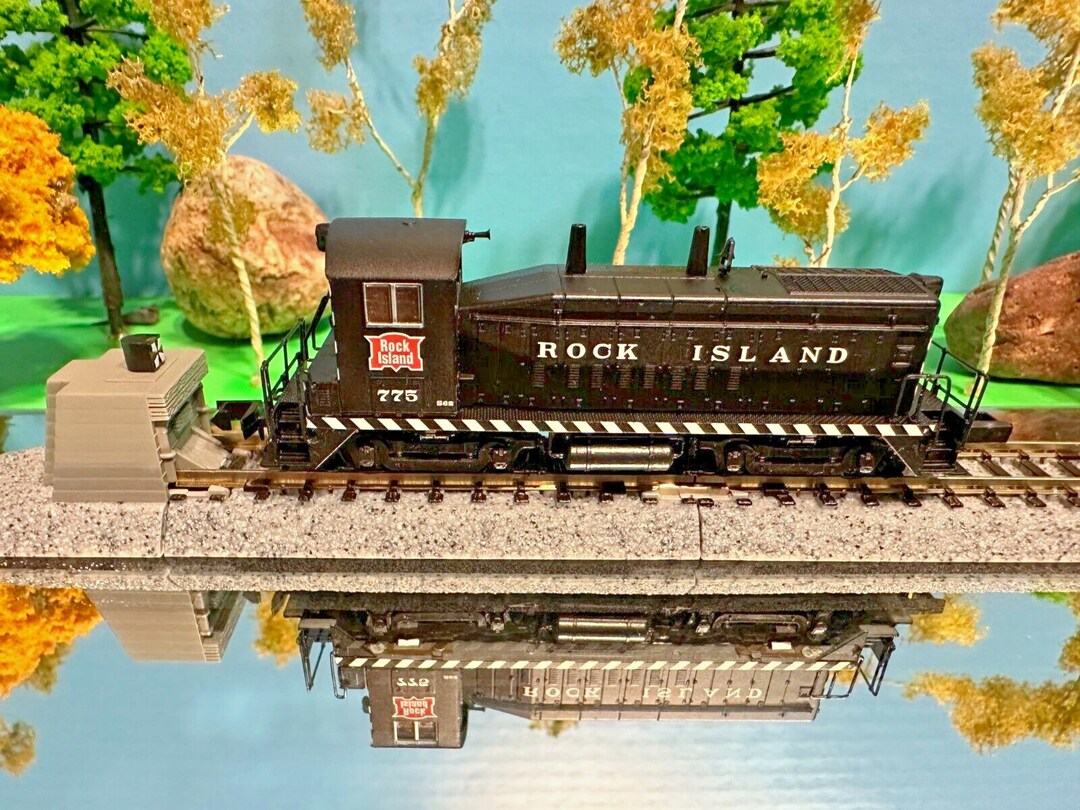 Rock Island Road 775 Diesel Switcher N Gauge Locomotive Life Like N ...