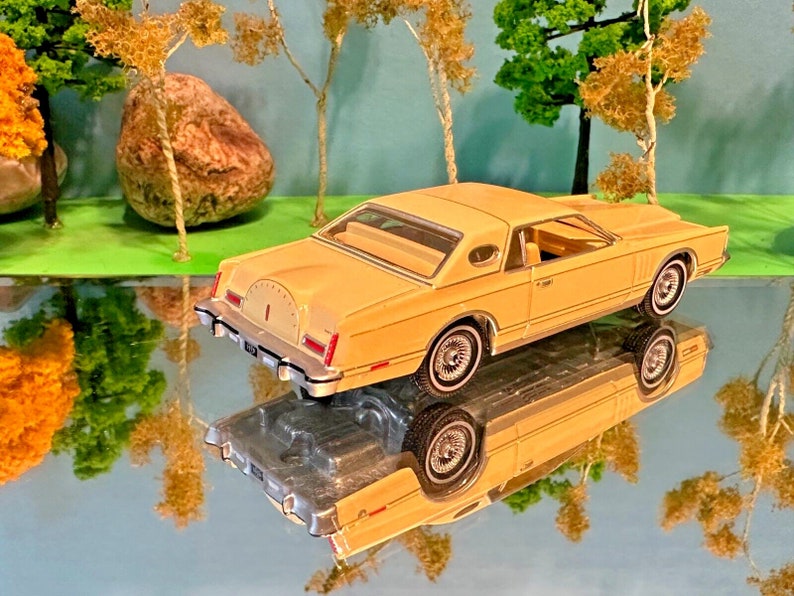 1979 Lincoln Continental Mark V Auto World Luxury Cruisers Limited ...