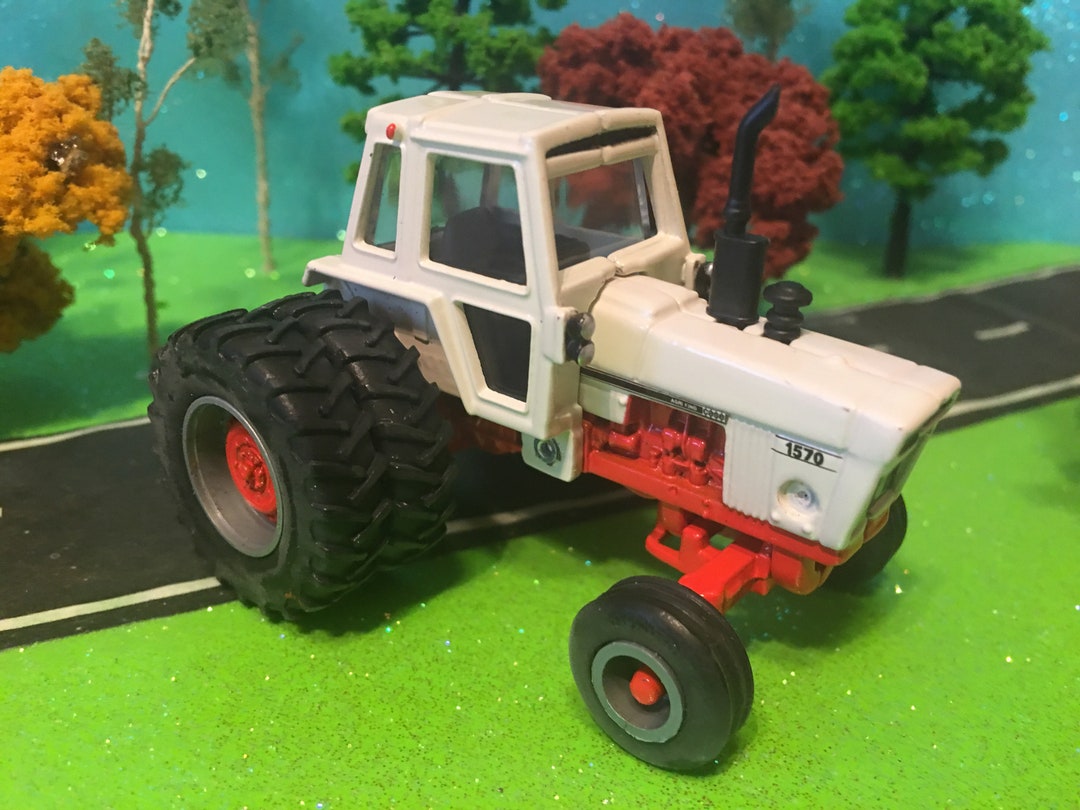 Case Agriculture, Tractor Model 1570, Dually, 1/64 Die-cast Metal ...