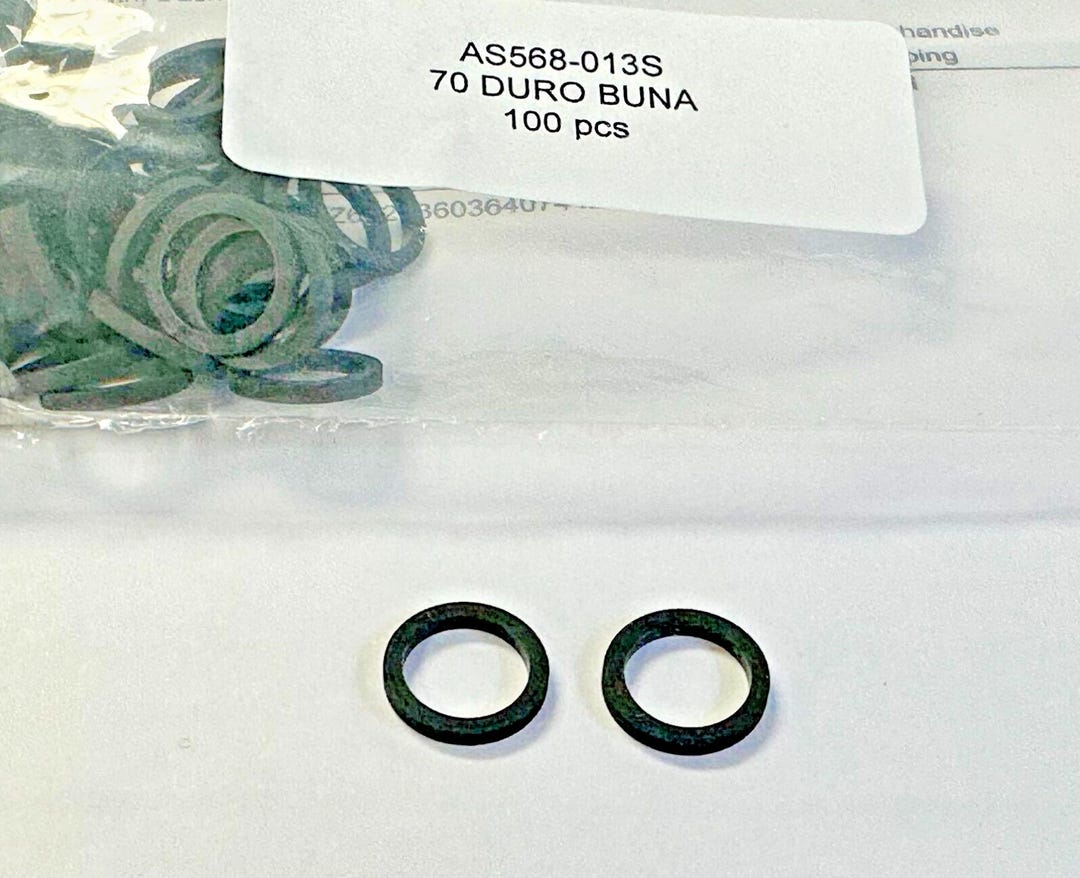 O-ring, Square-profile Oil-resistant Buna-n O-ring, 1/16 Frac. Dash 013 ...