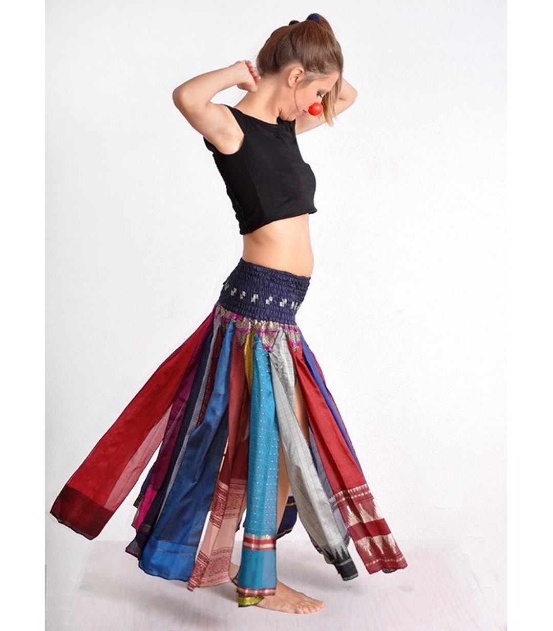 Belly Dancing Skirt. Professional Dance. Colorful Skirt, Beach Festival ...