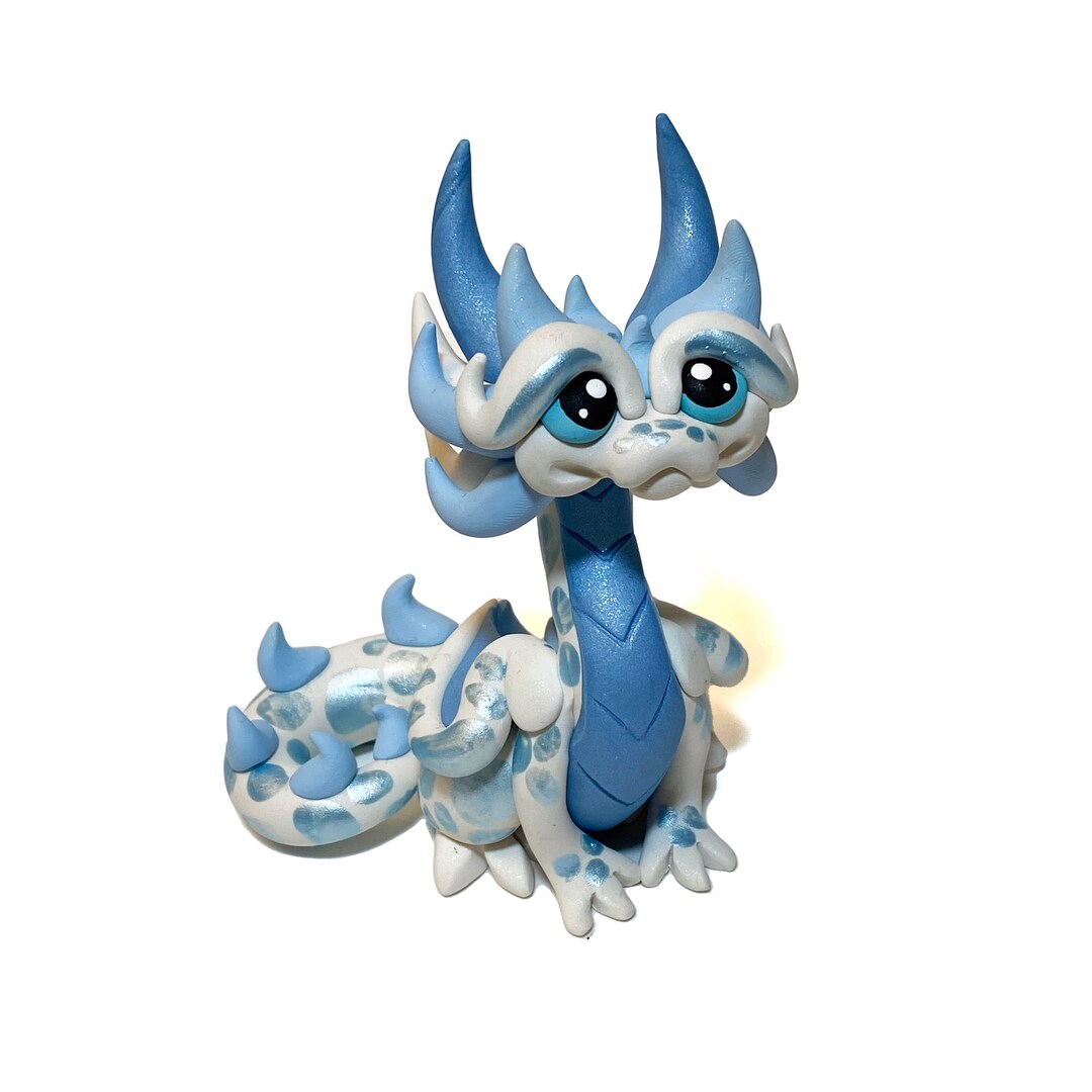 Haven | Polymer Dice Holder Dragon | Sparkle White, Light Blue Pearl ...