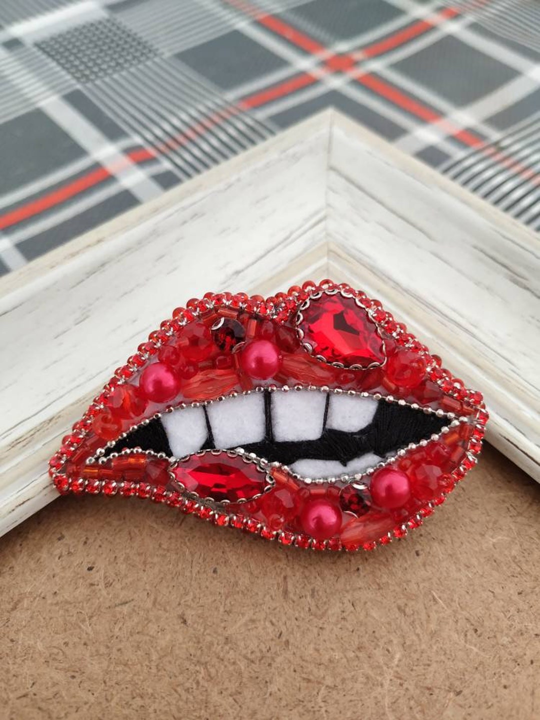 Beaded Lips Brooch Kiss Pin up Jewelry Gift for Her Stylish - Etsy
