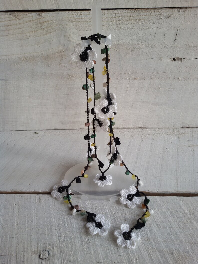 Crochet Daisy Flower garland lariat beaded scarf Natural stone | Etsy
