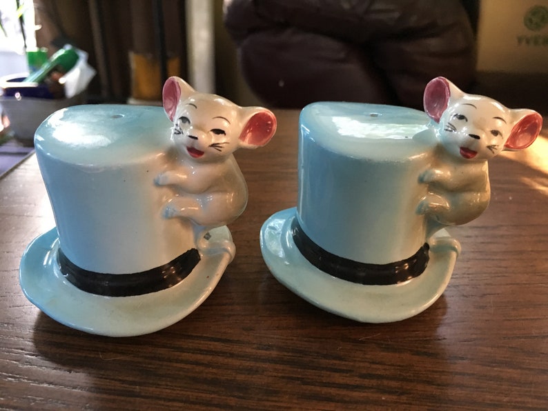 Vintage Salt & Pepper Shaker Mouse on Blue Hat - Etsy