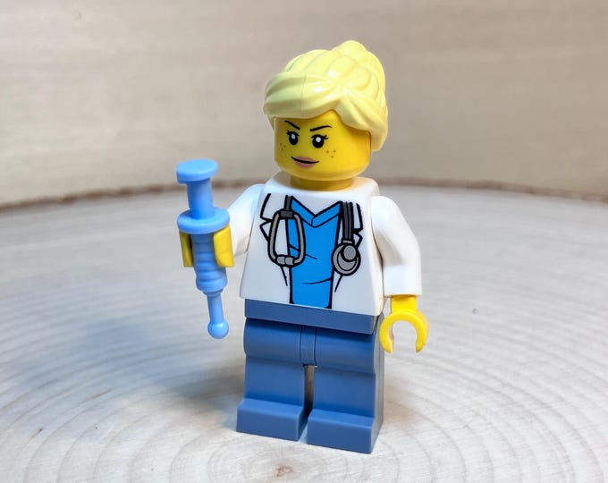 Blonde RN Registered Nurse Holding a Syringe - Genuine LEGO® Minifigure ...