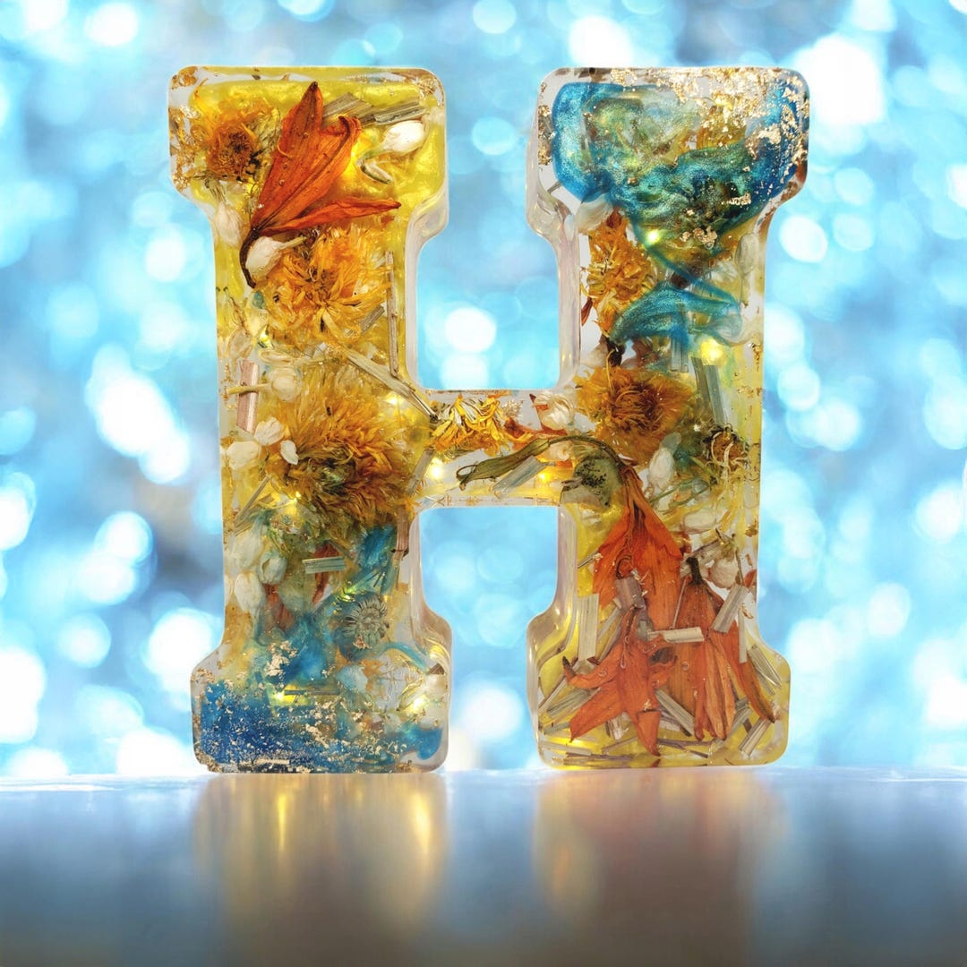 Custom LED Resin Letter With Dried Flowers: Personalized Keepsake - Etsy