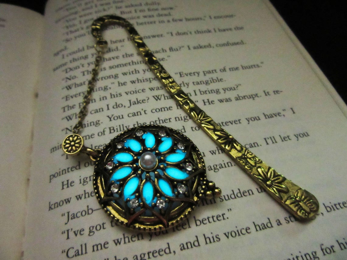 Magnifying Glass Pendant// Gold Bookmark// Glow in the Dark - Etsy