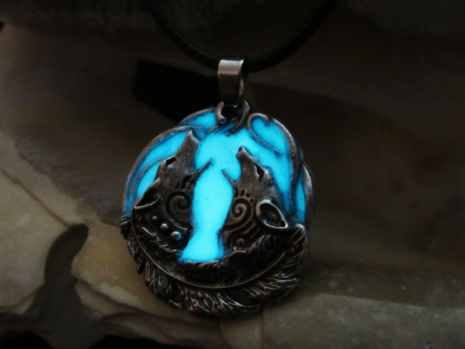 Two Wolves Pendant / /glow in the Dark Necklace . - Etsy
