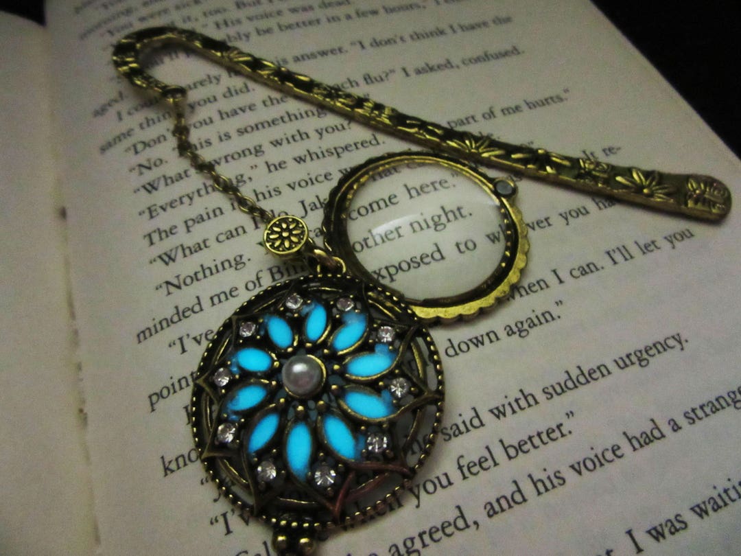 Magnifying Glass Pendant// Gold Bookmark// Glow in the Dark - Etsy