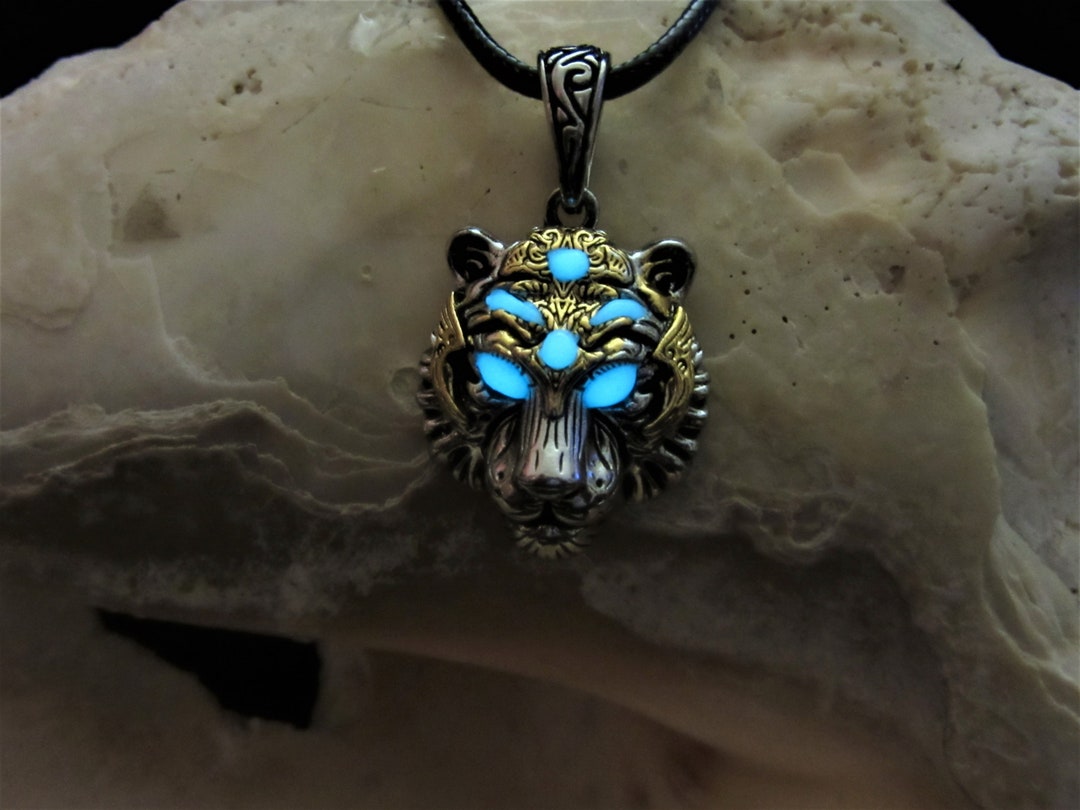 Tiger Pendant / /glow in the Dark - Etsy