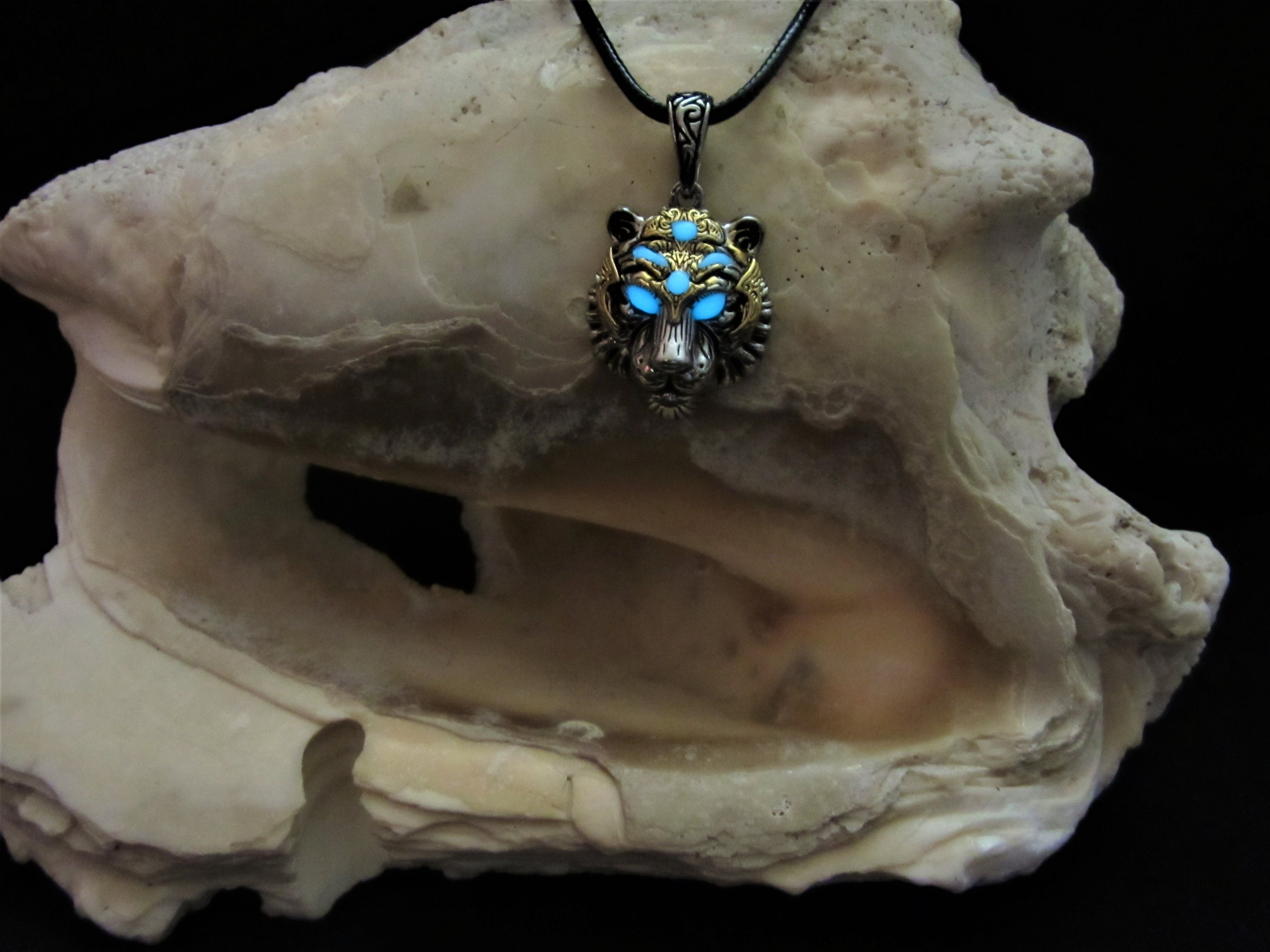 Tiger Pendant / /Glow in the dark | Etsy