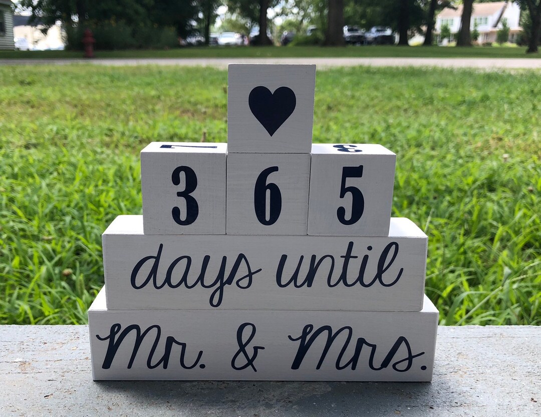 Wedding Countdown Blocks Engagement Gift Mr. and Mrs. - Etsy