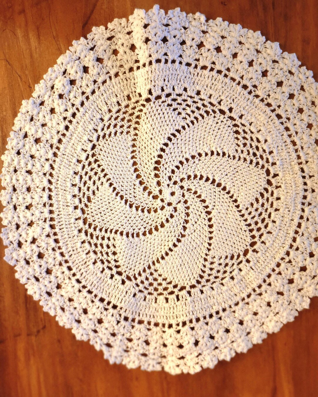 White Swirl Pattern Doilie Scalloped Edge 10 Inch Handmade - Etsy